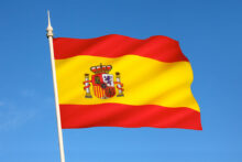 ¿Qué significa el lema Plus Ultra que aparece en la bandera de España ...