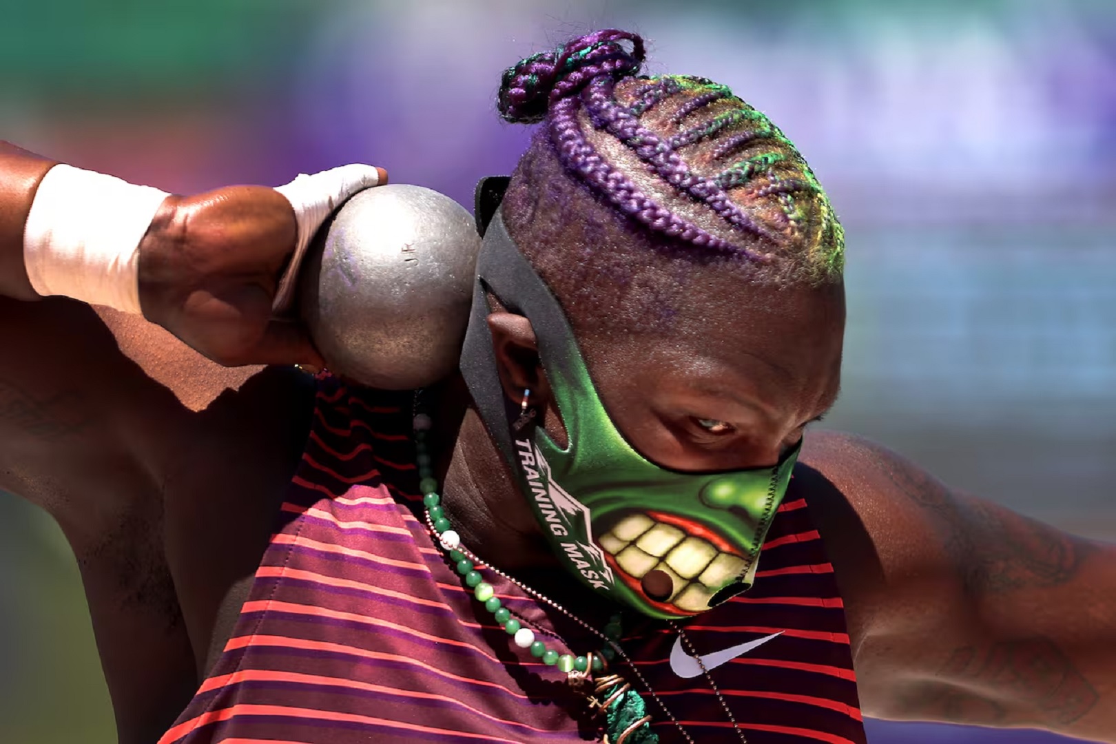 ¿Por qué Raven Saunders usa una máscara de Hulk en París 2024 ...