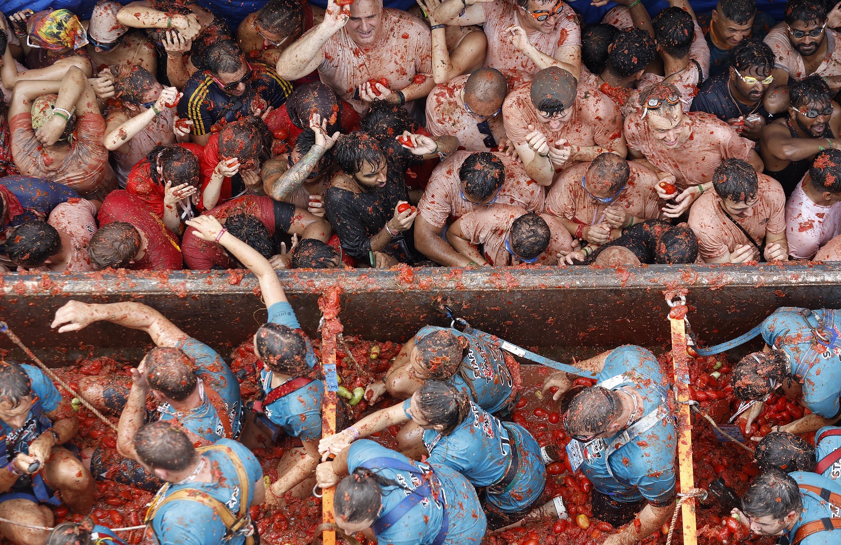La tomatina de Buñol, así es la fiesta más icónica de España - Artículo 14