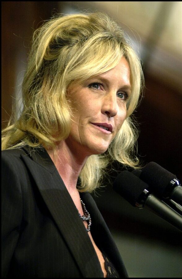 La historia real de Erin Brockovich, la imparable guerrera ambiental ...