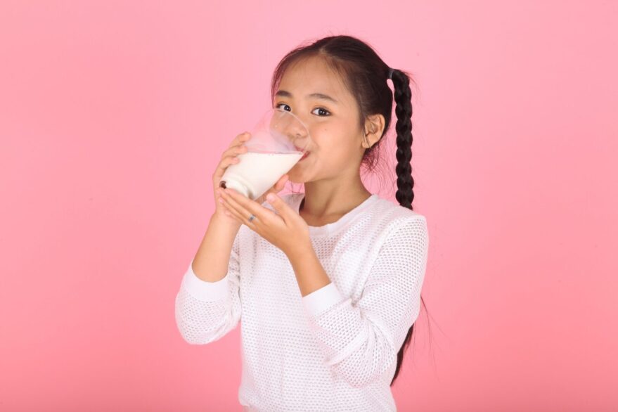 ¿Qué tipo de leche es más saludable: entera, semidesnatada o desnatada ...