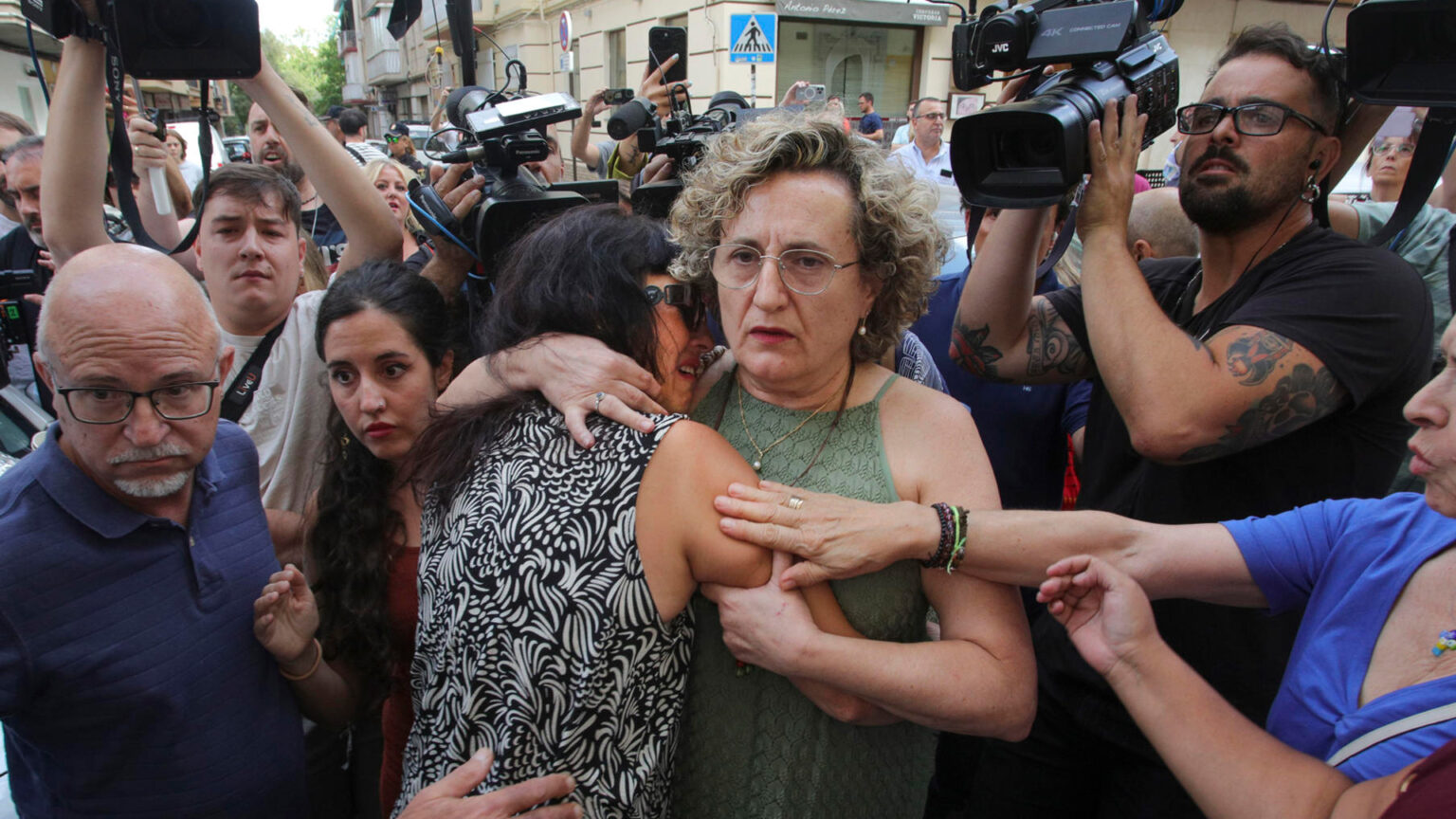 Los abogados de Juana Rivas piden a Bolaños que impida la entrega de ...